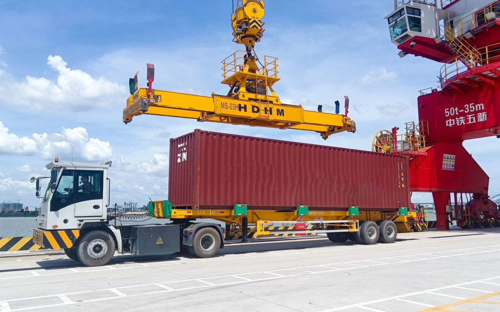 Terminal Tractors | HTX Material Handling